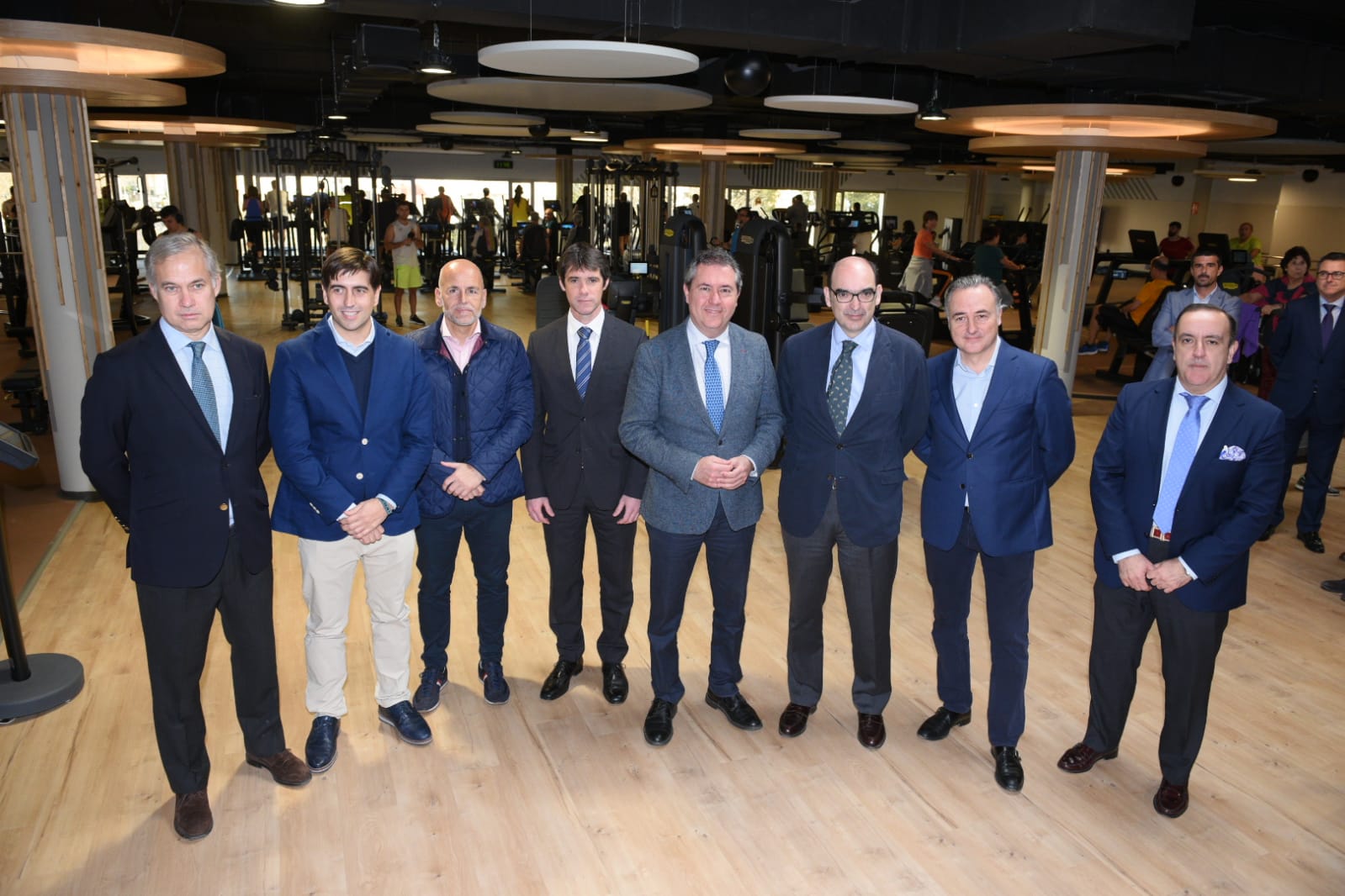 Inaugurado el nuevo Centro Deportivo Viding Piscinas Sevilla tras la ...