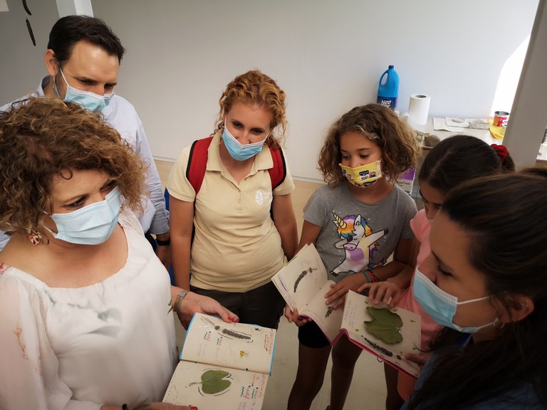 El Ayuntamiento clausura con exposiciones y actuaciones los talleres socioculturales de los ...