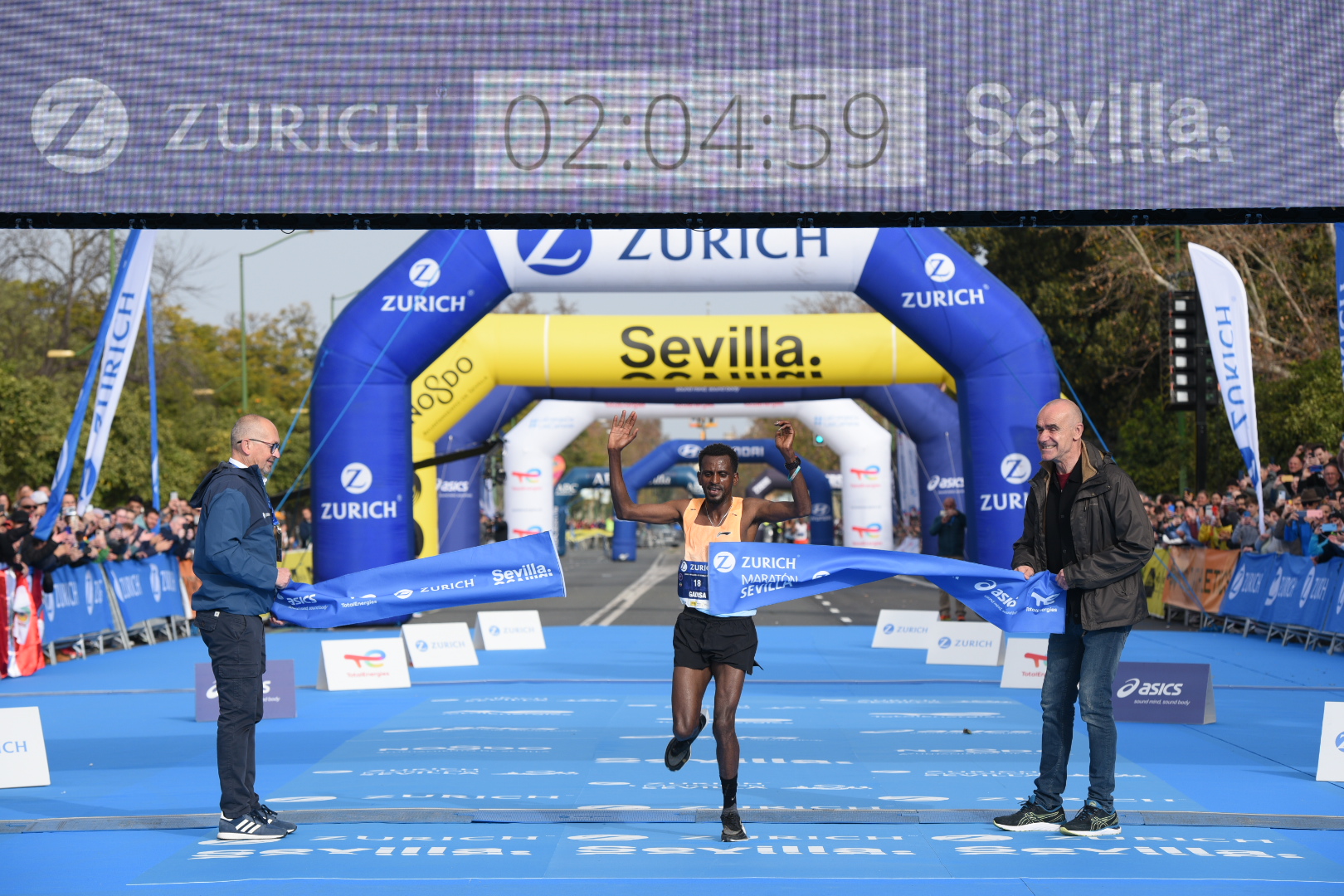 Chelal y Shumie se imponen en el Zurich Maratón 2023 con mejor marca ...