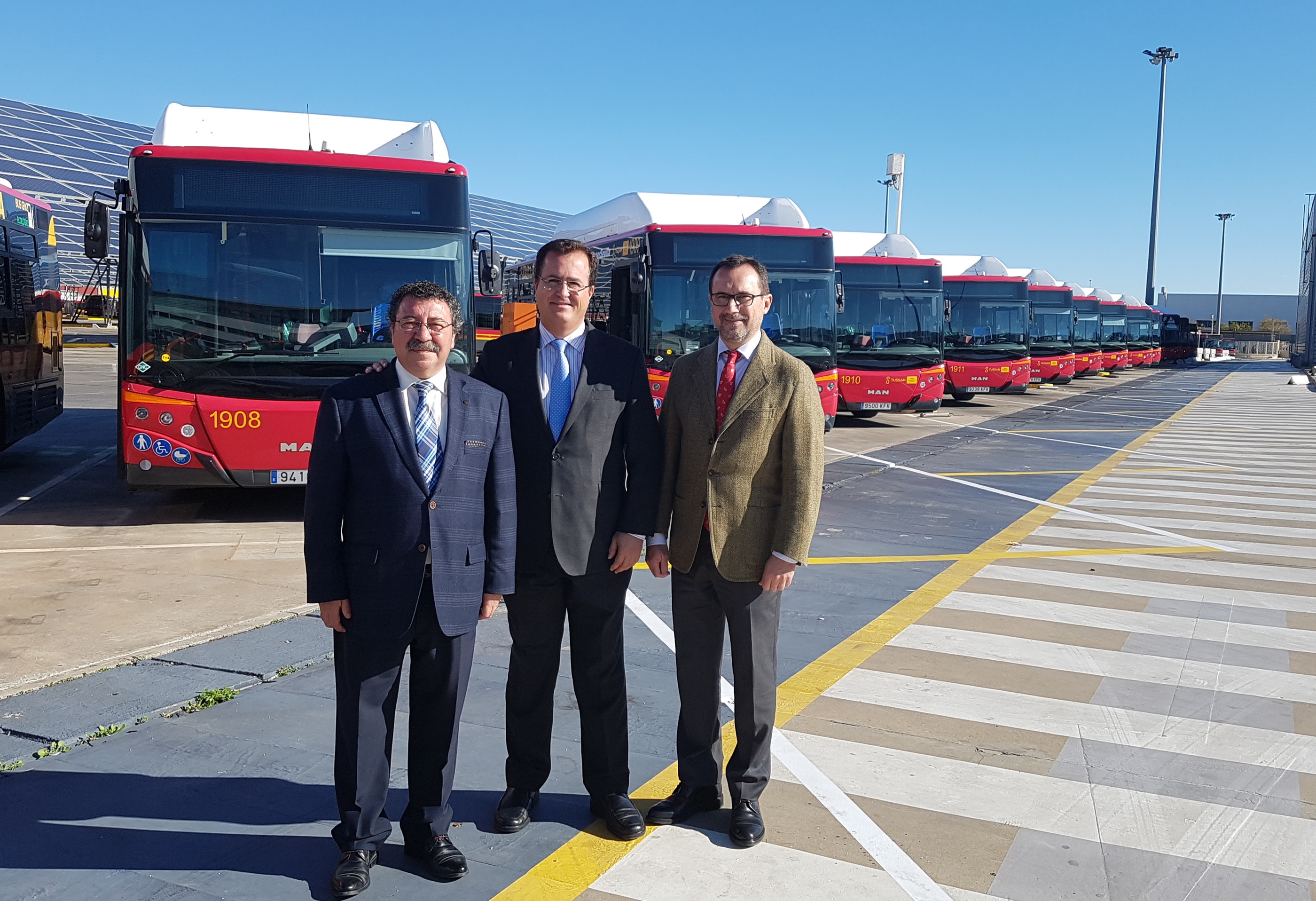 Tussam incorpora 15 nuevos autobuses más respetuosos con el medio ...